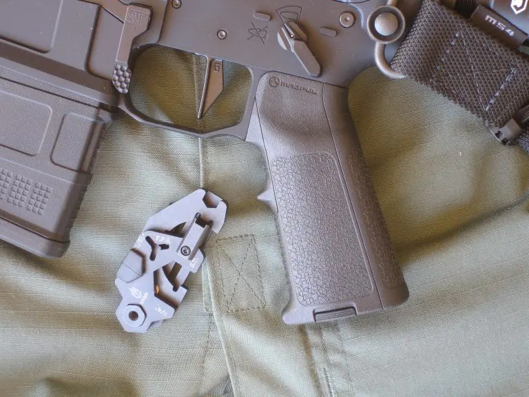 FN FAL Versus H&K G3 - SWAT Survival | Weapons | Tactics