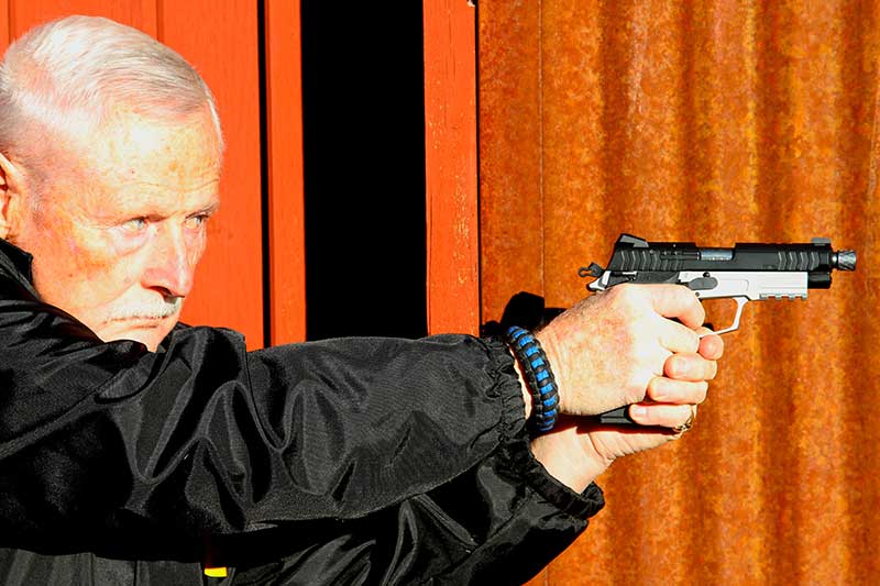 LIONHEART REGULUS: Double Action Plus! - SWAT Survival | Weapons | Tactics