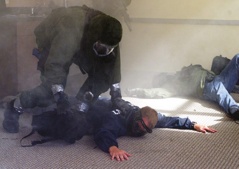 Hostage Survival Skills - SWAT Survival | Weapons | Tactics